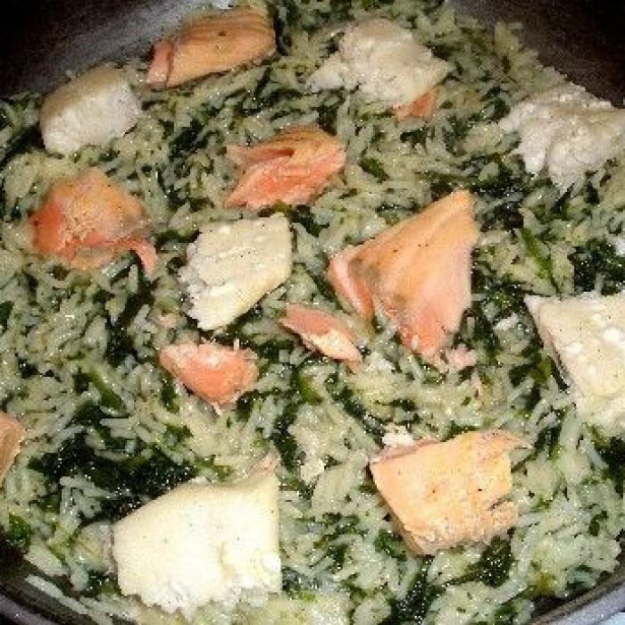 Duo de poissons et riz vert : une recette légère