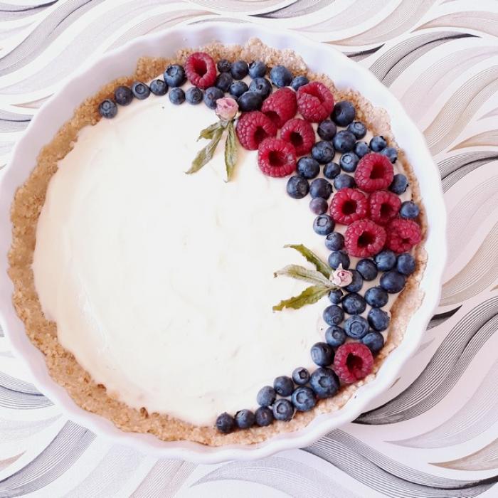 La tarte au yaourt et aux fruits rouges : une recette pour la Saint ...