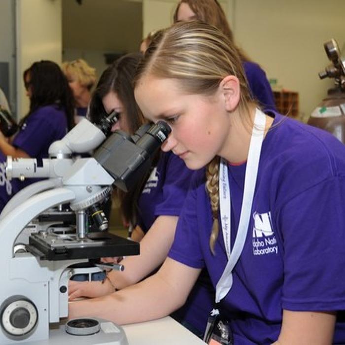 Les Filières Scientifiques Pour Les Filles Aussi